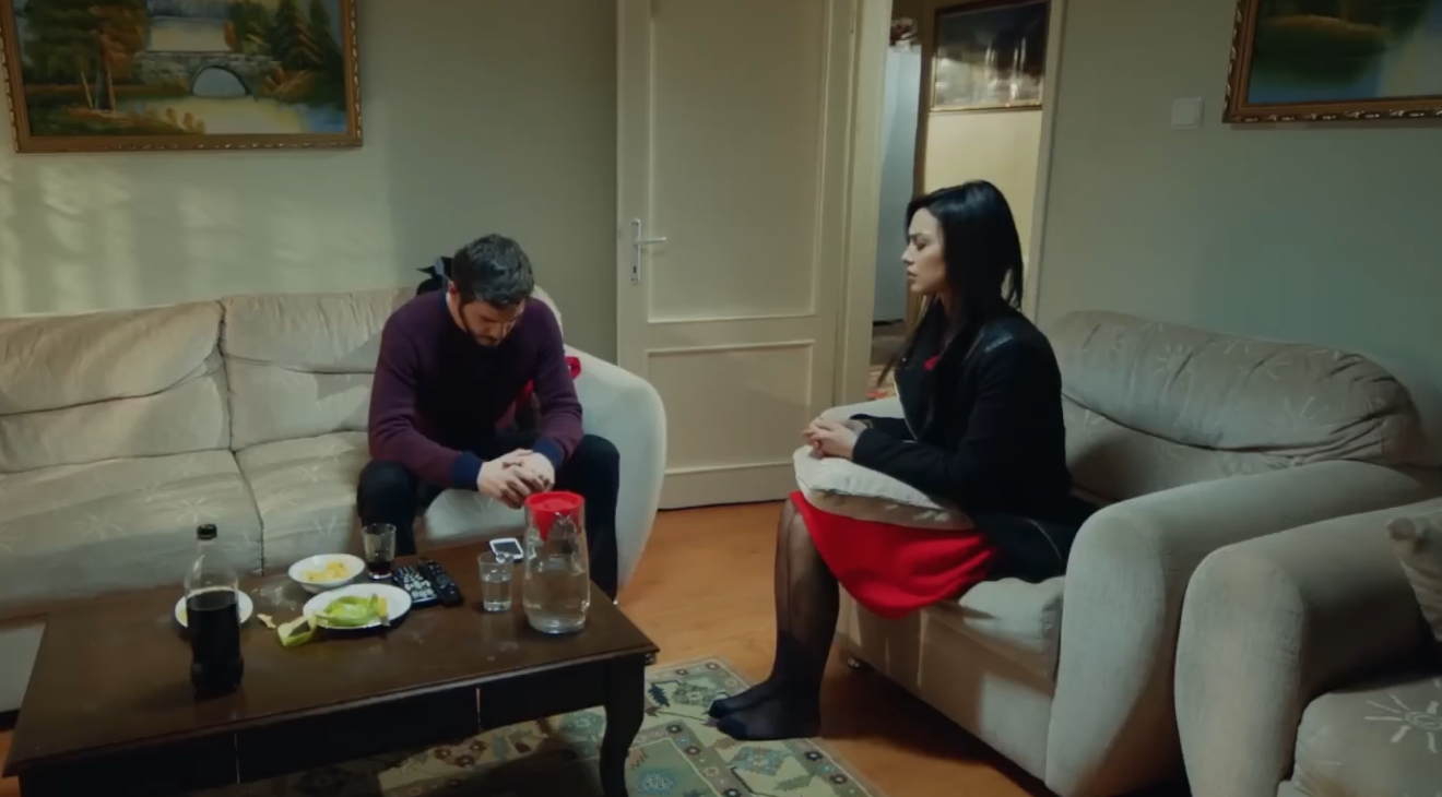 Trame di Endless Love: Zeynep scappa da casa Sezin e si rifugia da Salih